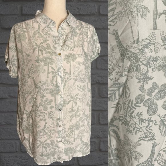 Jane and Delancey | Tops | Green White Giraffe Jungle Print Pattern ...